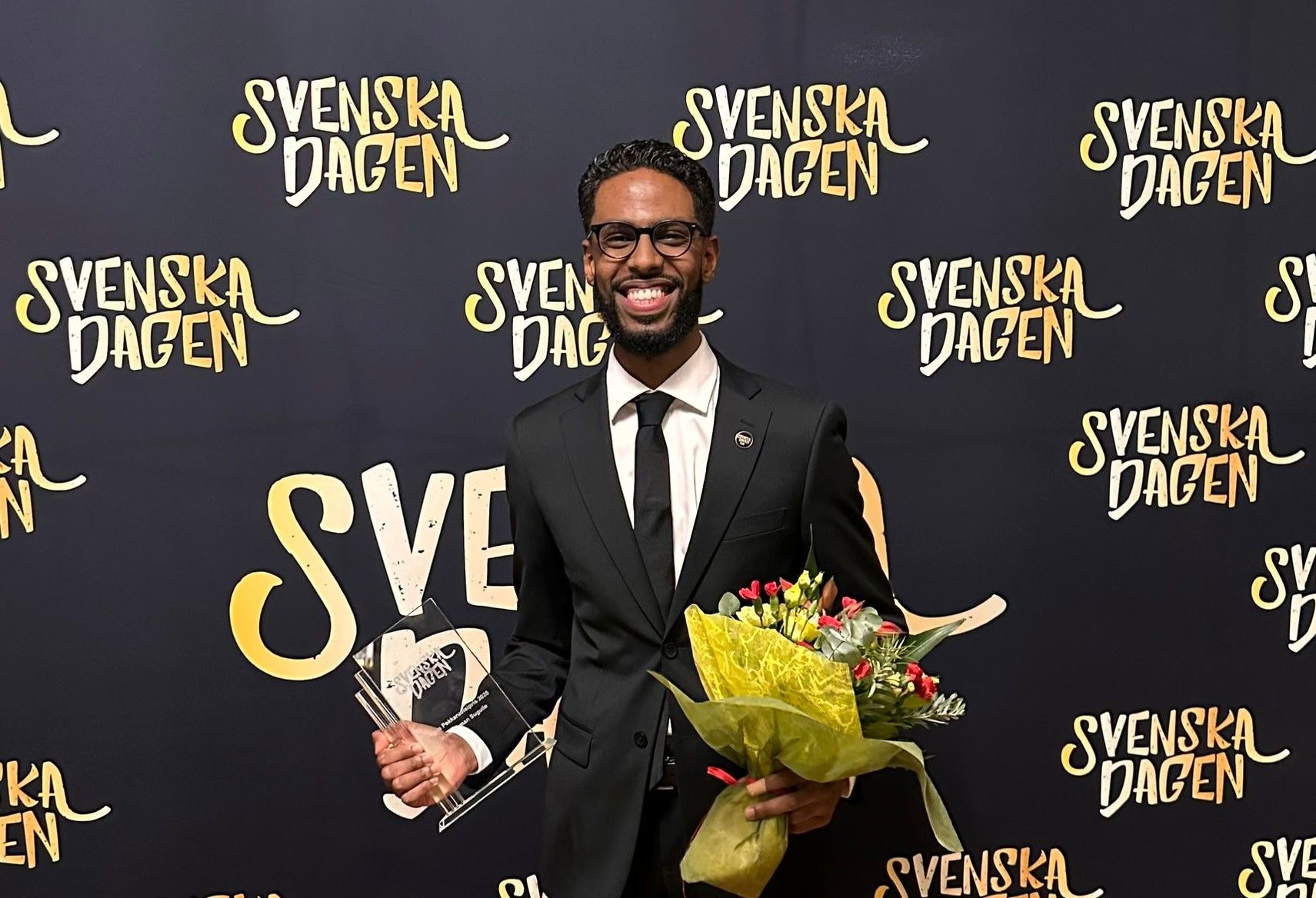 Pokkaruotsi-palkinto Yrittäjien Abdirahman Sugullelle – ”Toivon, että ...