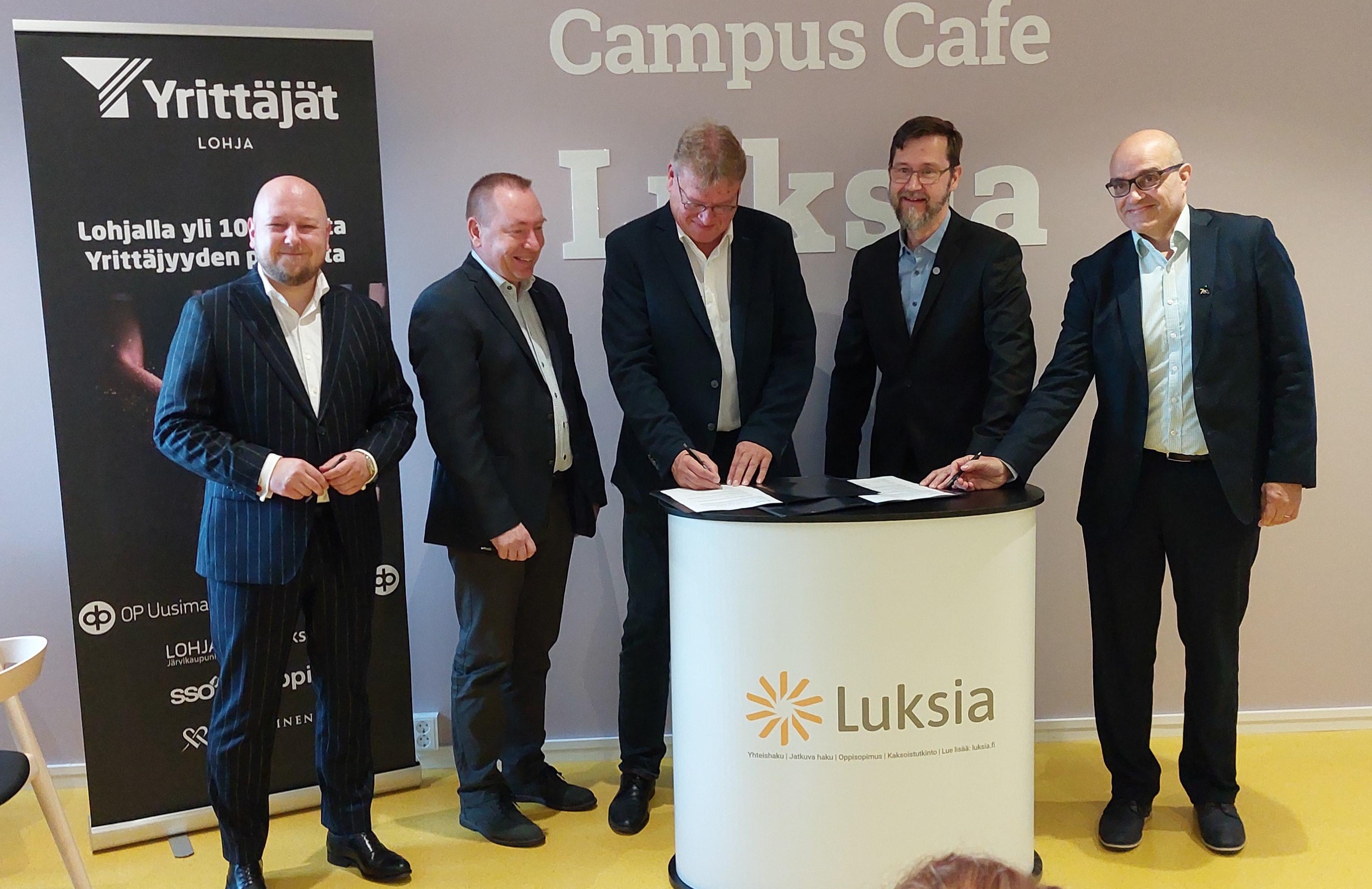 Lohjan kaupunki ja Lohjan Yrittäjät ry solmivat elinvoimalupauksen ...