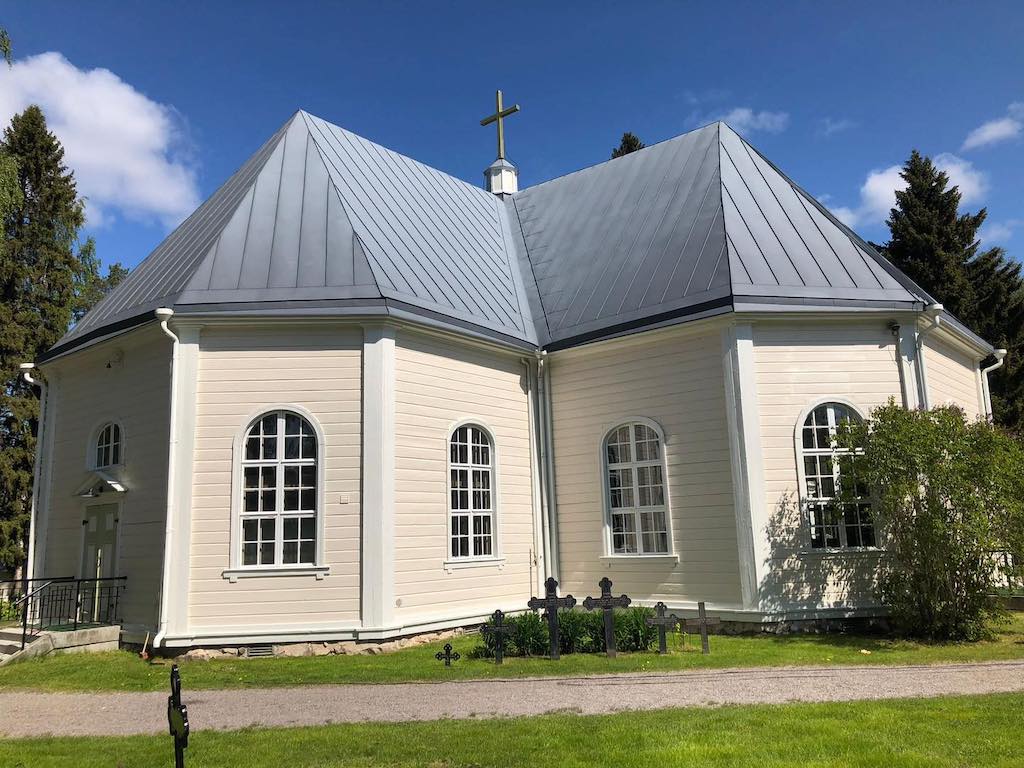 Historiallinen puurakennus on kimurantti maalattava, ja siksi Elia ...